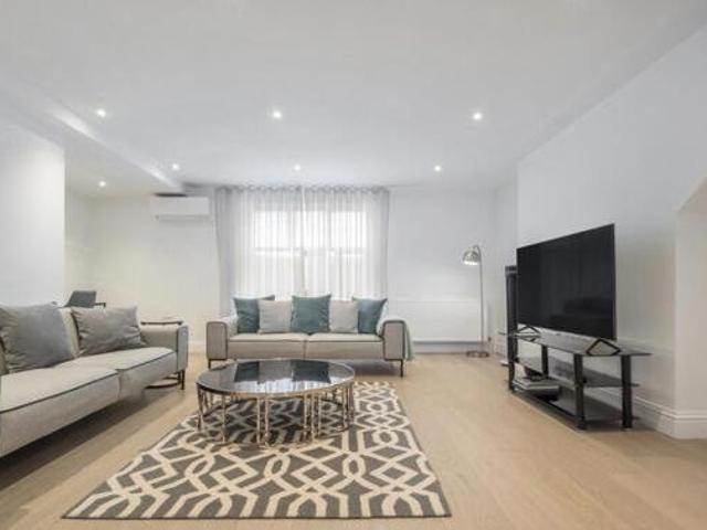 Kings Road, Chelsea, 2 Bedroom Flat