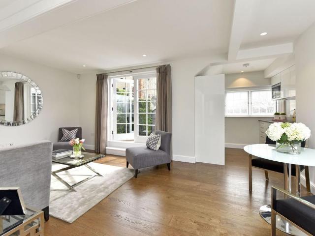 Kings road, Chelsea, London, SW3 1 bed flat to rent £3,950 pcm £912 pw