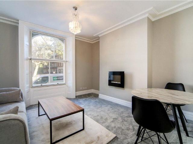 Kings Road Chelsea SW3 1 bed ground floor flat to rent £2,578 pcm £595 pw