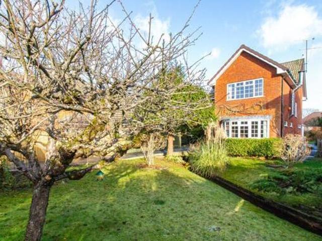 Kings Road, Fleet, 4 Bedroom Detached