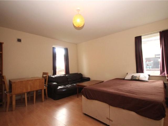 Kings Road, Guildford, GU1 4JT