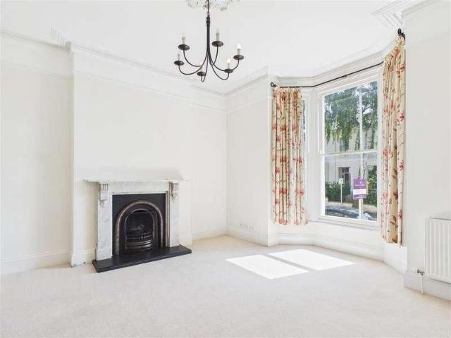Kings Road, GL52