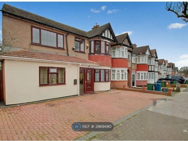 Kings Road, Harrow HA2, Studio to rent, £1,400 pcm | PrimeLocation