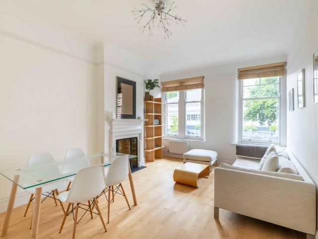 Kings Road, Kensington and Chelsea. 1 bed flat to rent £4,333 pcm £1,000 pw