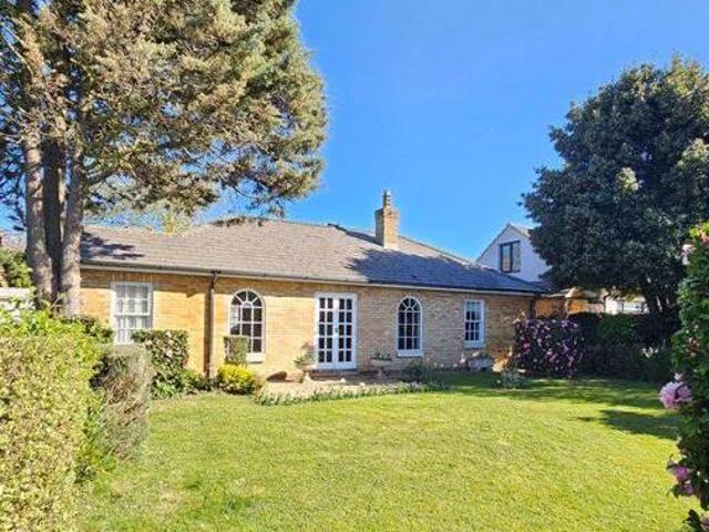 Kings Road, Lee on the solent, 2 Bedroom Detached