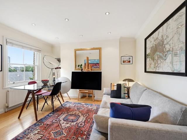 King's Road, London, Chelsea, SW10 2 bed apartment to rent £3,497 pcm £807 pw