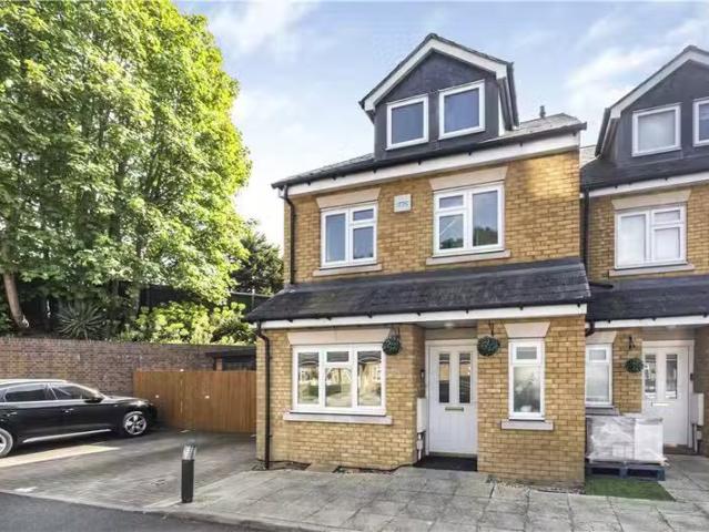 Kings Road, London, SE25 4ES
