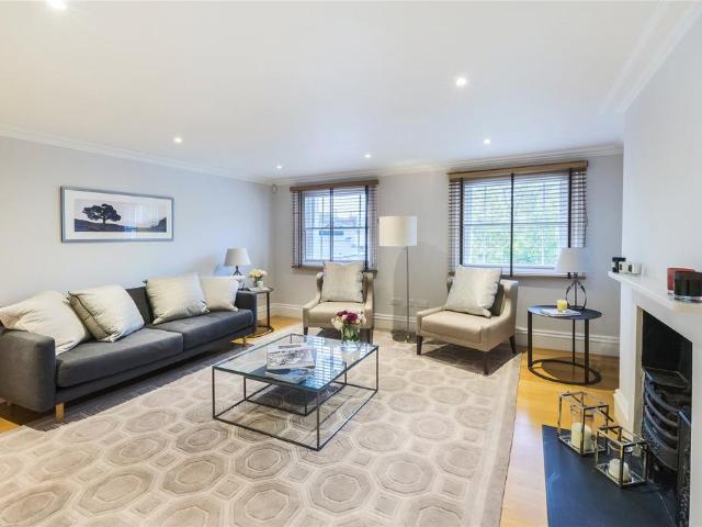 Kings Road, London, SW3 2 bed apartment to rent £4,498 pcm £1,038 pw