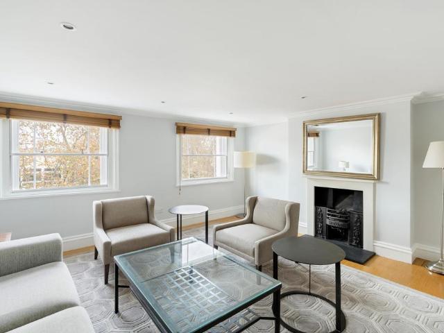 Kings Road, London SW3 2 bed flat to rent £4,498 pcm £1,038 pw