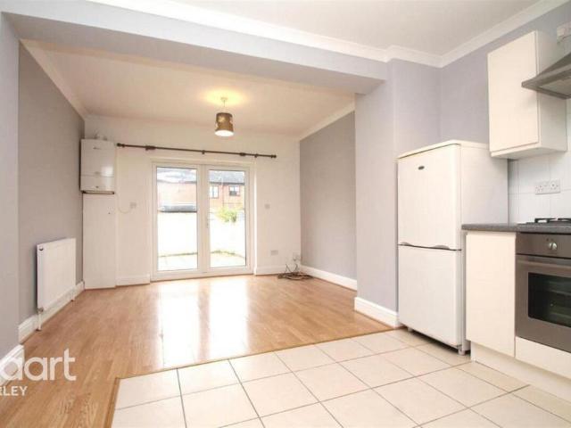 Kings Road, Reading 1 bed maisonette to rent £1,150 pcm £265 pw
