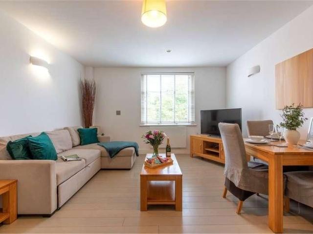 Kings Road, Reading, Berkshire, RG1
