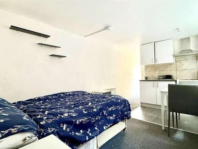 Kings Road, Reading, Berkshire, RG1