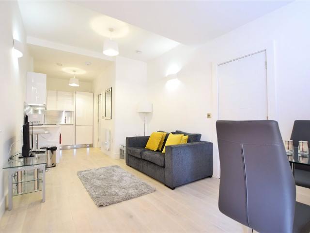 Kings Road, Reading, Berkshire RG1, 1 bed flat to rent, £1,250 pcm | PrimeLocation