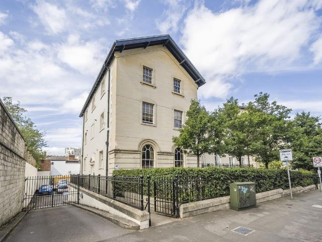 Kings Road, Reading, Berkshire RG1, 2 bed flat to rent, £1,750 pcm | PrimeLocation