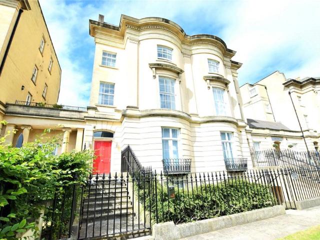 Kings Road, Reading, Berkshire, RG1 Studio to rent £1,150 pcm £265 pw