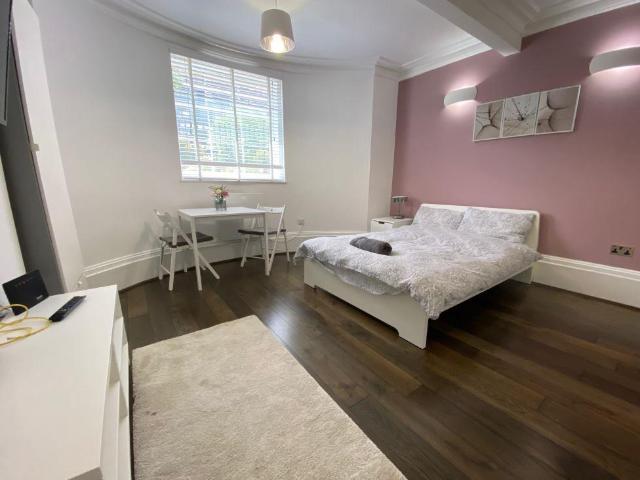 Kings Road, Reading, RG1 Studio to rent £1,150 pcm £265 pw