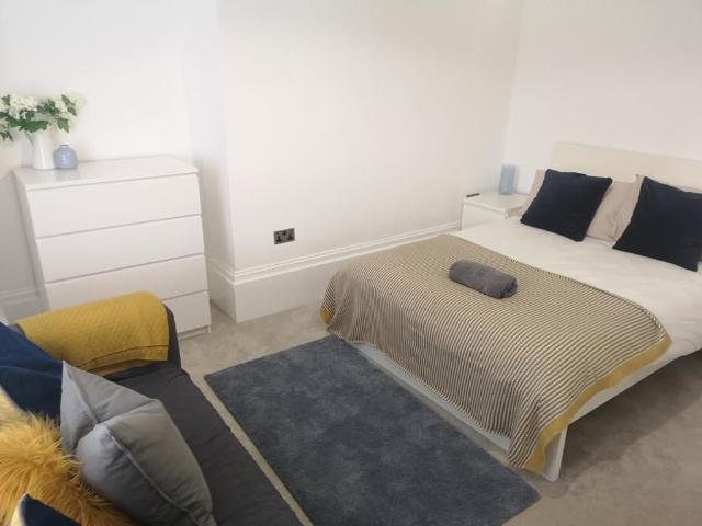 Kings Road, Reading RG1, 2 bed flat to rent, £1,750 pcm | PrimeLocation