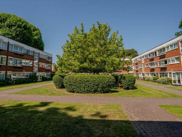 KINGS Road, Richmond, TW10 2 bed apartment to rent £2,000 pcm £462 pw