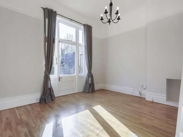 Kings Road, Richmond, TW10