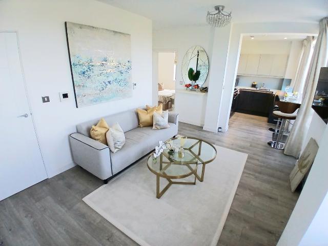 Kings Road, Stevenage SG1, 1 bed flat to rent, £1,200 pcm | PrimeLocation