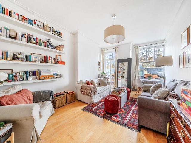 Kings Road SW3, 1 bed flat to rent, £2,500 pcm | PrimeLocation