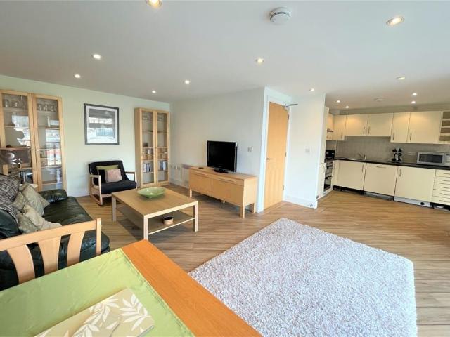 Kings Road, Swansea SA1, 2 bed flat to rent, £1,250 pcm | PrimeLocation