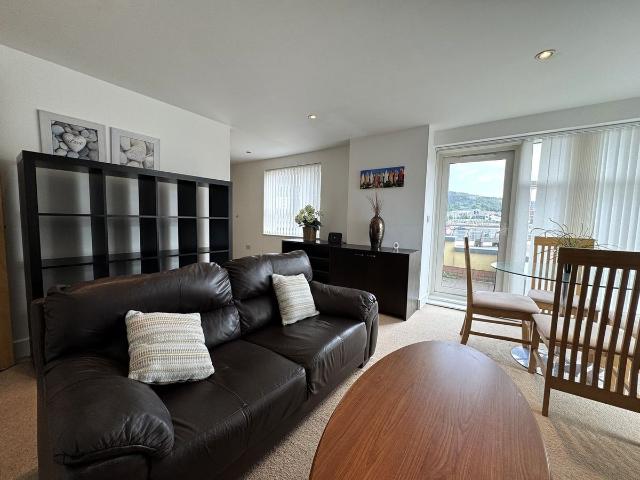 Kings Road, Swansea SA1, 2 bed flat to rent, £1,200 pcm | PrimeLocation