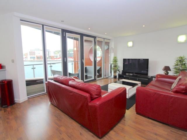 Kings Road, Swansea SA1, 2 bed flat to rent, £1,200 pcm | PrimeLocation