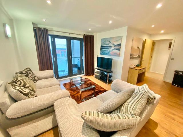 Kings Road, Swansea SA1, 2 bed flat to rent, £1,350 pcm | PrimeLocation