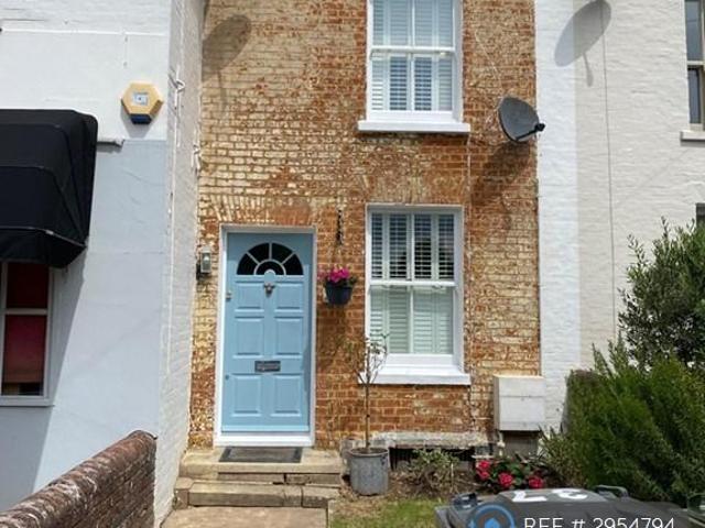 Kings Road, Shalford, Guildford, GU4 3 bed terraced house to rent £2,250 pcm £519 pw