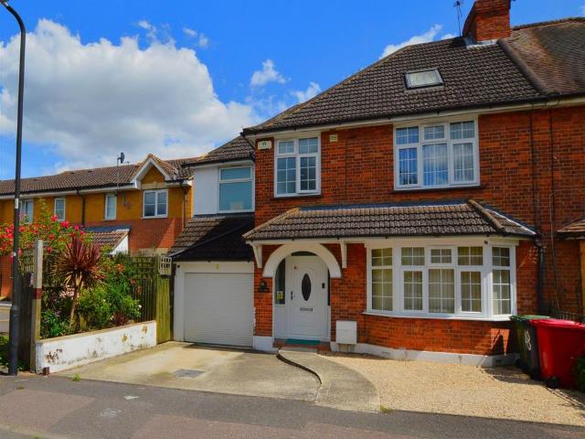 Kings Road, Slough SL1, 4 bed semi detached house to rent, £3,100 pcm | PrimeLocation