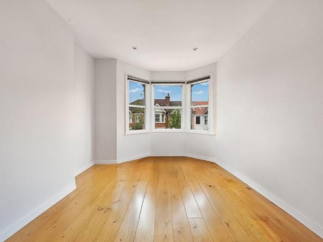 Kings Road, Willesden Green, London. 2 bed flat to rent £2,250 pcm £519 pw