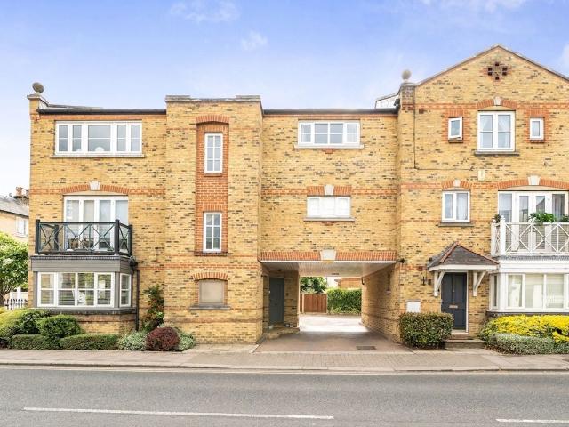 Kings Road, Windsor SL4, 1 bed maisonette to rent, £3,000 pcm | PrimeLocation