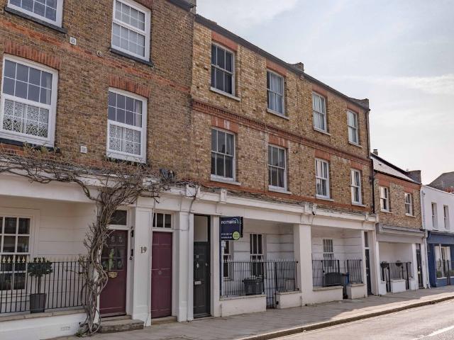 Kings Road, Windsor SL4, 1 bed flat to rent, £1,300 pcm | PrimeLocation