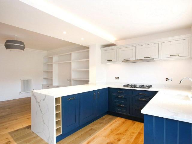 Kings Road, Windsor SL4, 2 bed flat to rent, £2,550 pcm | PrimeLocation
