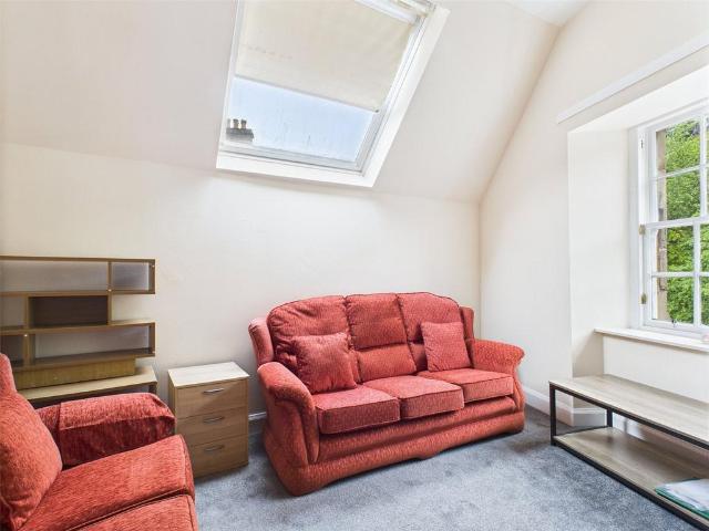 Kings Stables Road, Old Town. 2 bed apartment to rent £1,450 pcm £335 pw