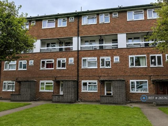 Kingsman St, London, SE18 3 bed flat to rent £1,800 pcm £415 pw