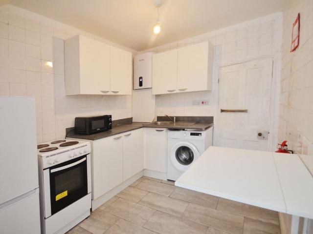 Kingsmead Rd, Tulse Hill, London SW2, 1 bed flat to rent, £1,500 pcm | PrimeLocation