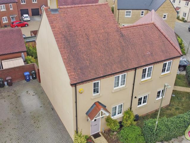 Kingsmere, Bicester OX26, 3 bed semi detached house to rent, £1,800 pcm | PrimeLocation