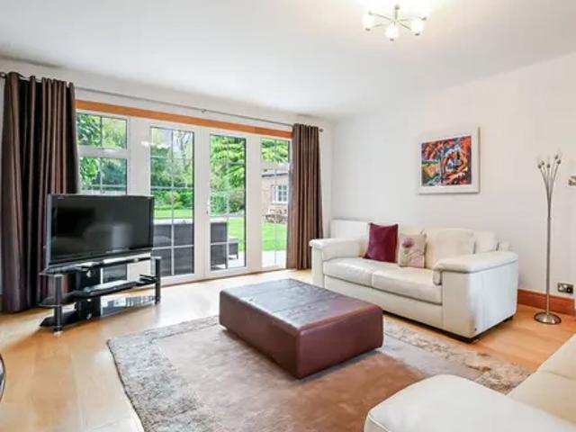 Kingsmere Road, London, SW19 6HR, United Kingdom | 5 bed apartment for rent #167478052 | Rentberry