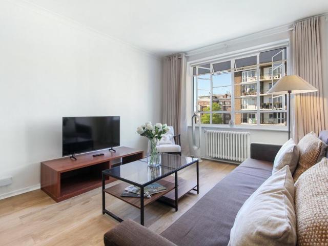 Kingsmill, 1 19 Kingsmill Terrace, St. 1 bed flat to rent £4,000 pcm £923 pw