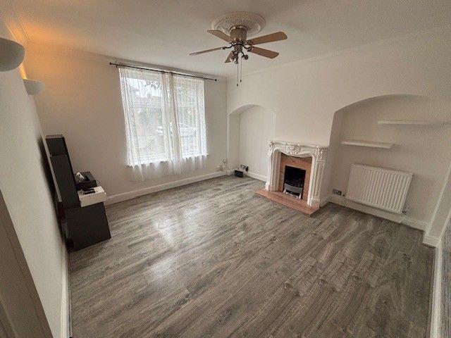 Kingsmill Road, Dagenham, RM9