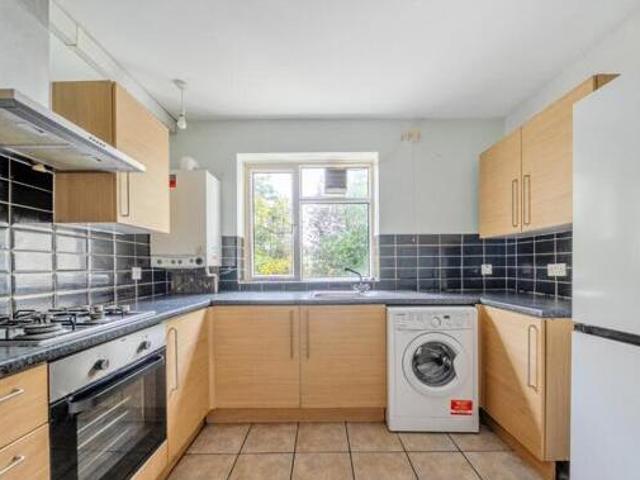 Kingsnympton Park, Kingston Upon Thames, 2 Bedroom Flat