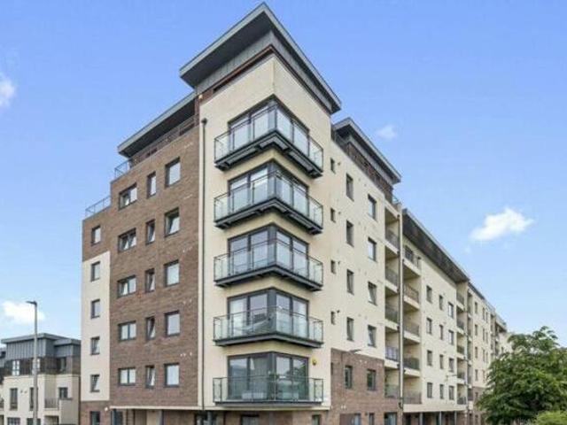 Kingsburgh Crescent, Granton, 2 Bedroom Flat