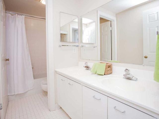 Kingsbury 2 Bedroom Apartment for Rent at 501 and 525 Clara Avenue, St. Louis, MO 63112 West End