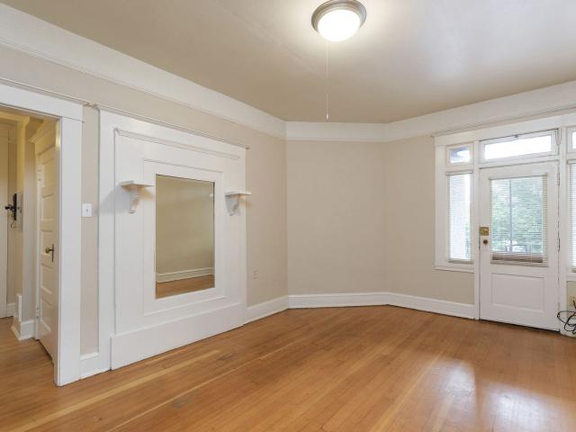 The KINGSBURY APARTMENTS KING01