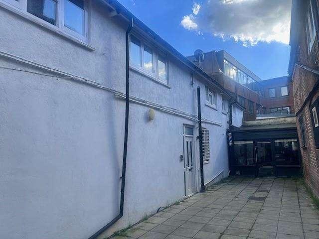 Kingsbury Square, Aylesbury, HP20