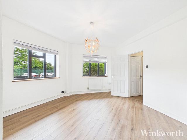 Kingsbridge Avenue, London W3, 2 bed flat to rent, £1,850 pcm | PrimeLocation