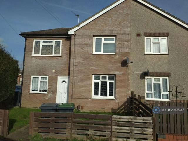 Kingsclere Avenue, Havant, PO9 2 bed terraced house to rent £1,290 pcm £298 pw