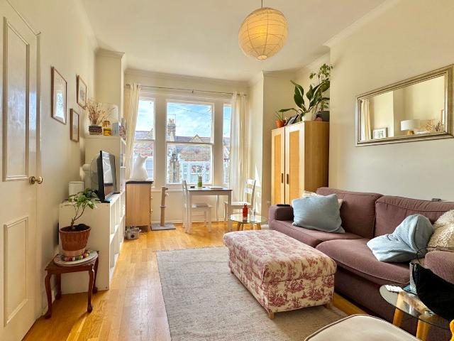 Kingscourt Road, London SW16, 2 bed flat to rent, £1,750 pcm | PrimeLocation